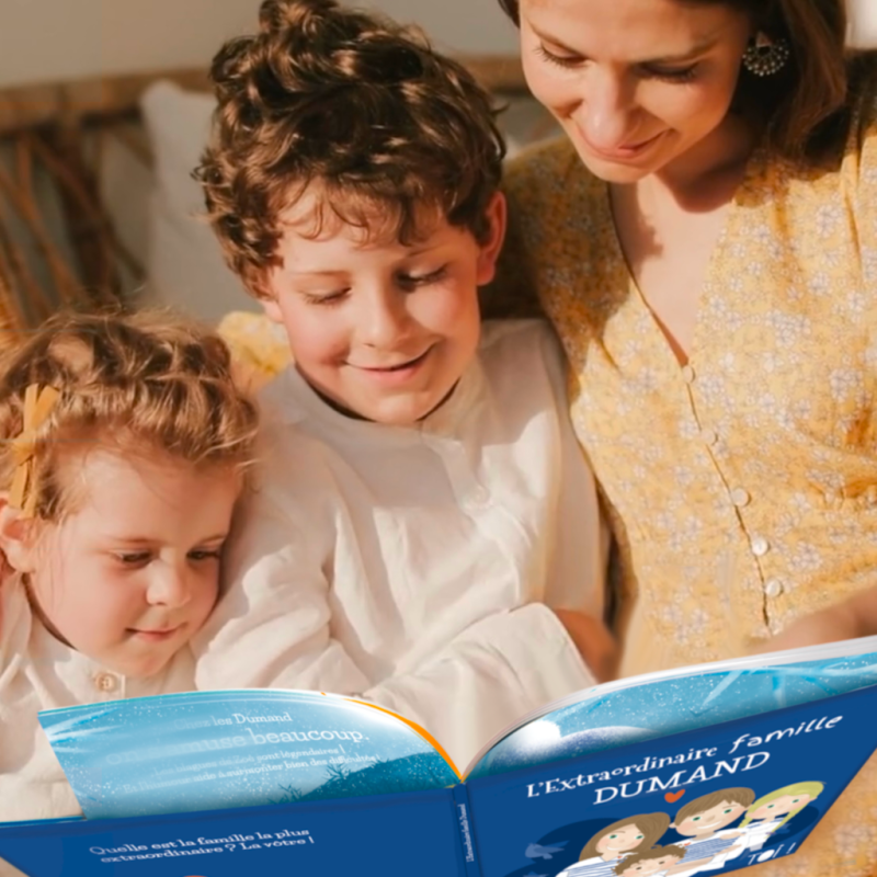 Le livre personnalisé de ma famille - TOI ! Éditions